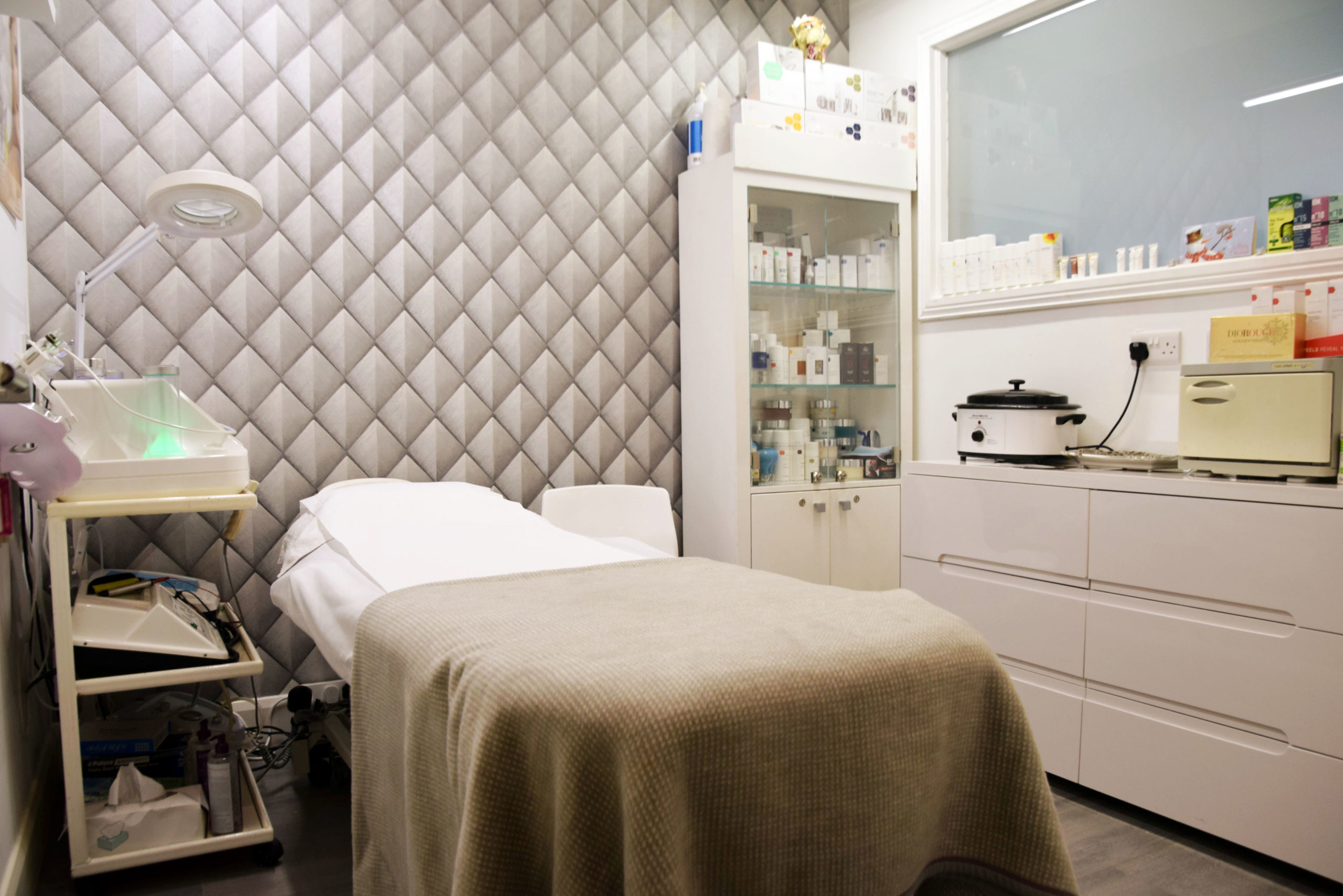 About Us | Nefertiti Beauty Skin Studio | Skin therapist | Skincare